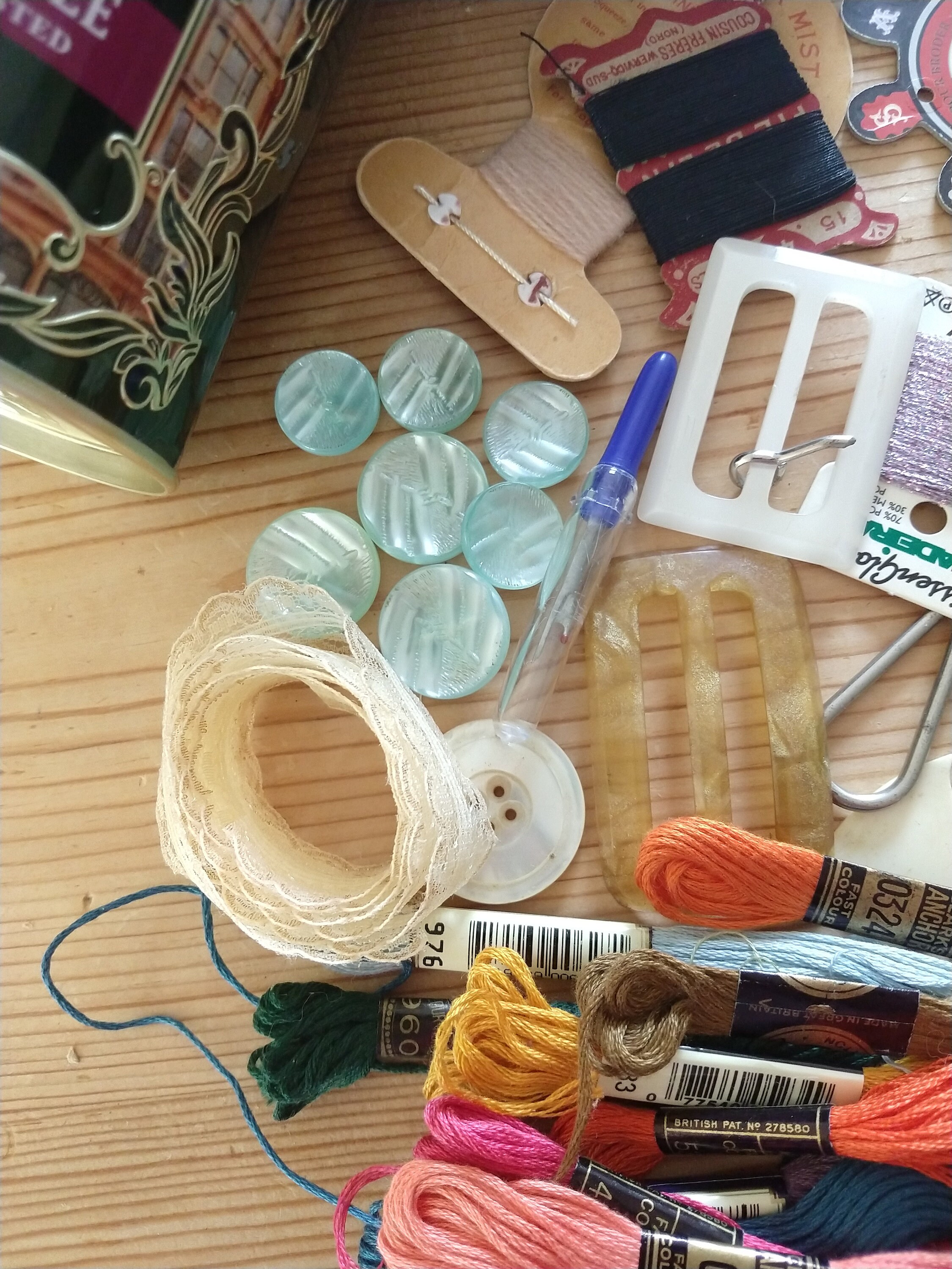 An Interesting Collection of Mainly Vintage Haberdashery in Harrods Tin ...