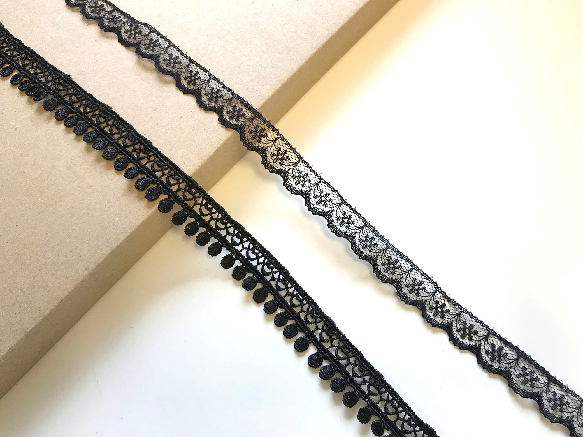 Black 2 Various Width and Shape Lace Trim polyester