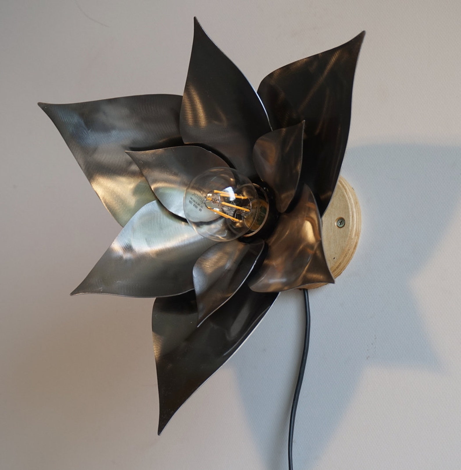WALLFLOWER: Plug-in Wall Lamp Industrial, Natural, Metal, Wall Lamp ...