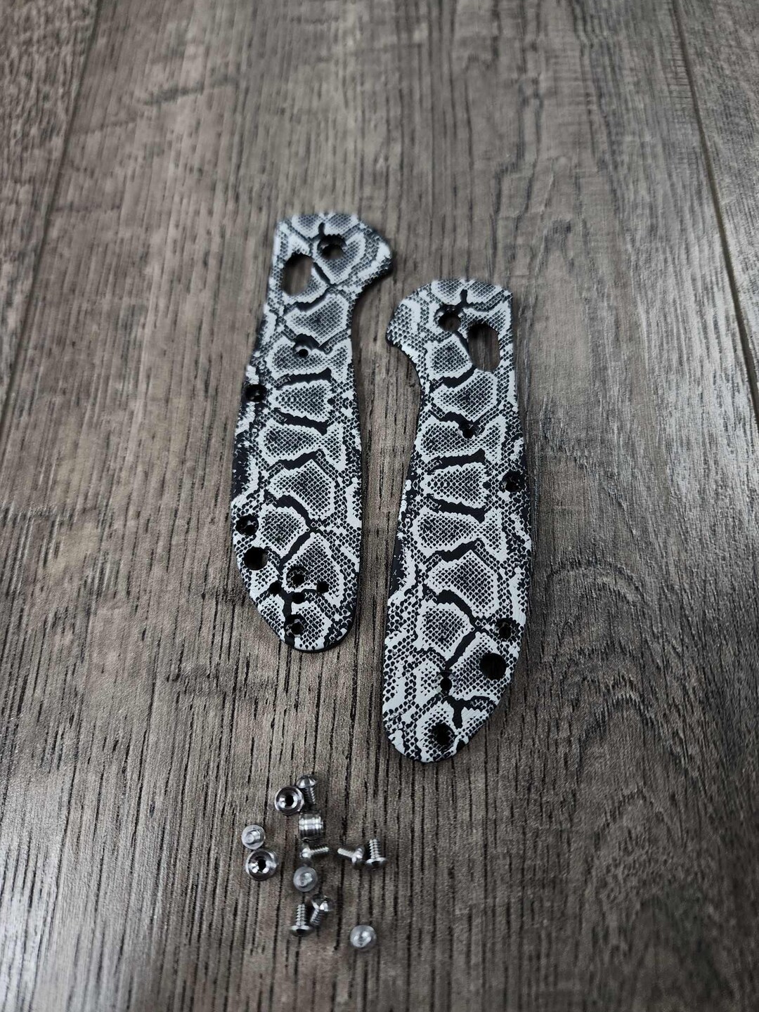 Benchmade MINI Griptilian With Reptile Skin Laser Engraved - Loop ...