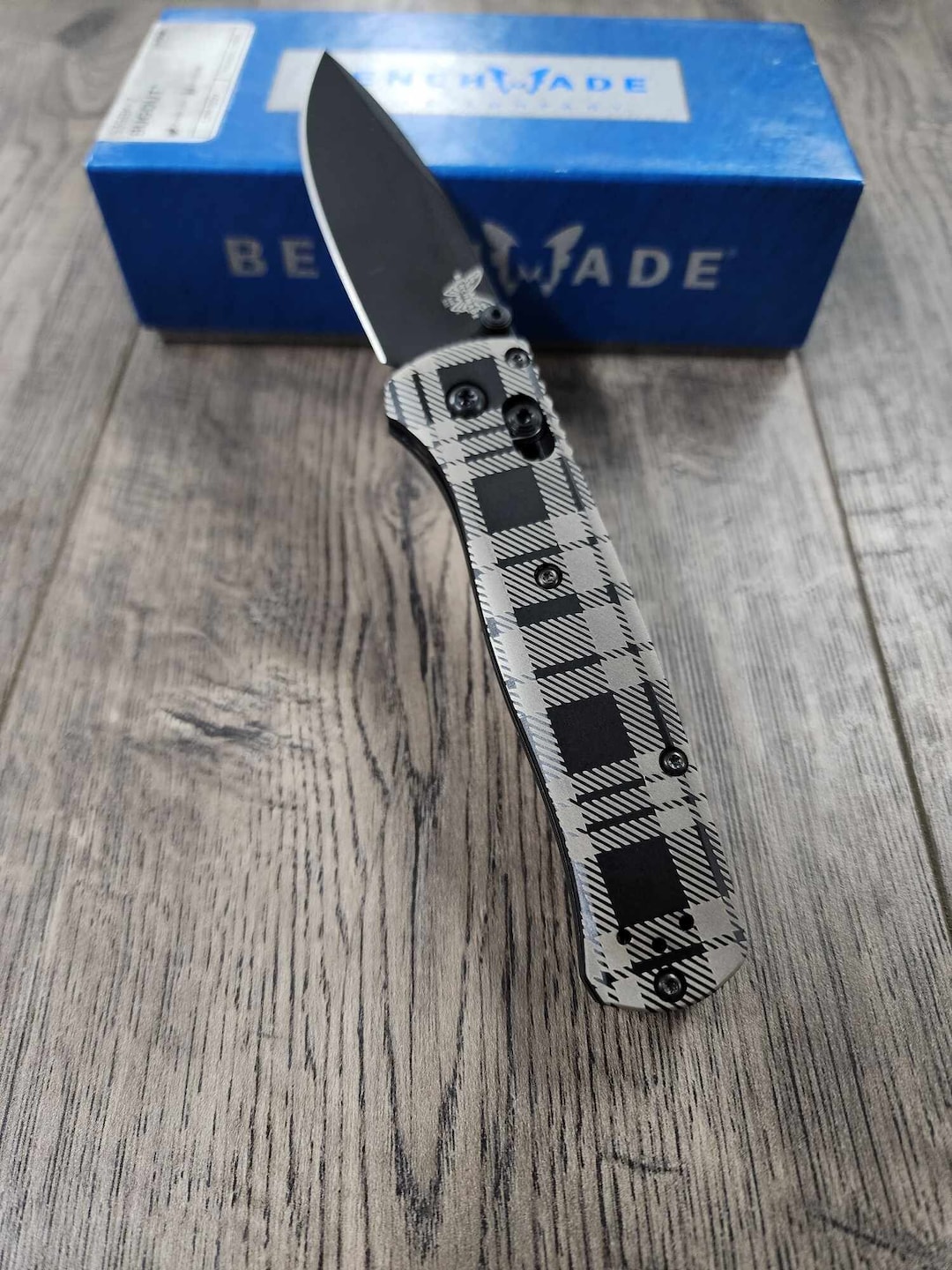 Plaid Pattern Benchmade Bugout Titanium Black Scales - EDC Scales - 535 ...