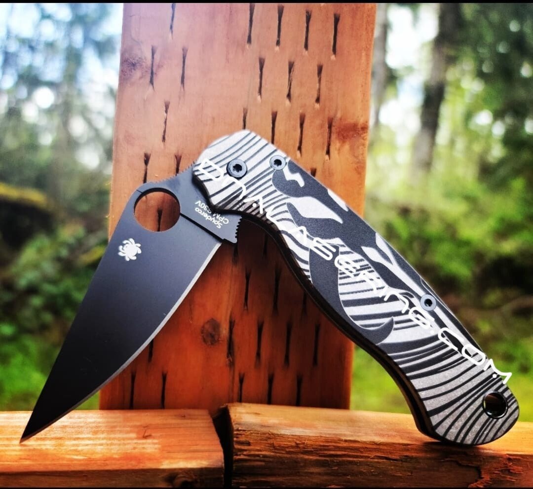 Mandalorian Mythosaur - Beskar Ingot - Spyderco PM2 - Fiber Laser Deep ...