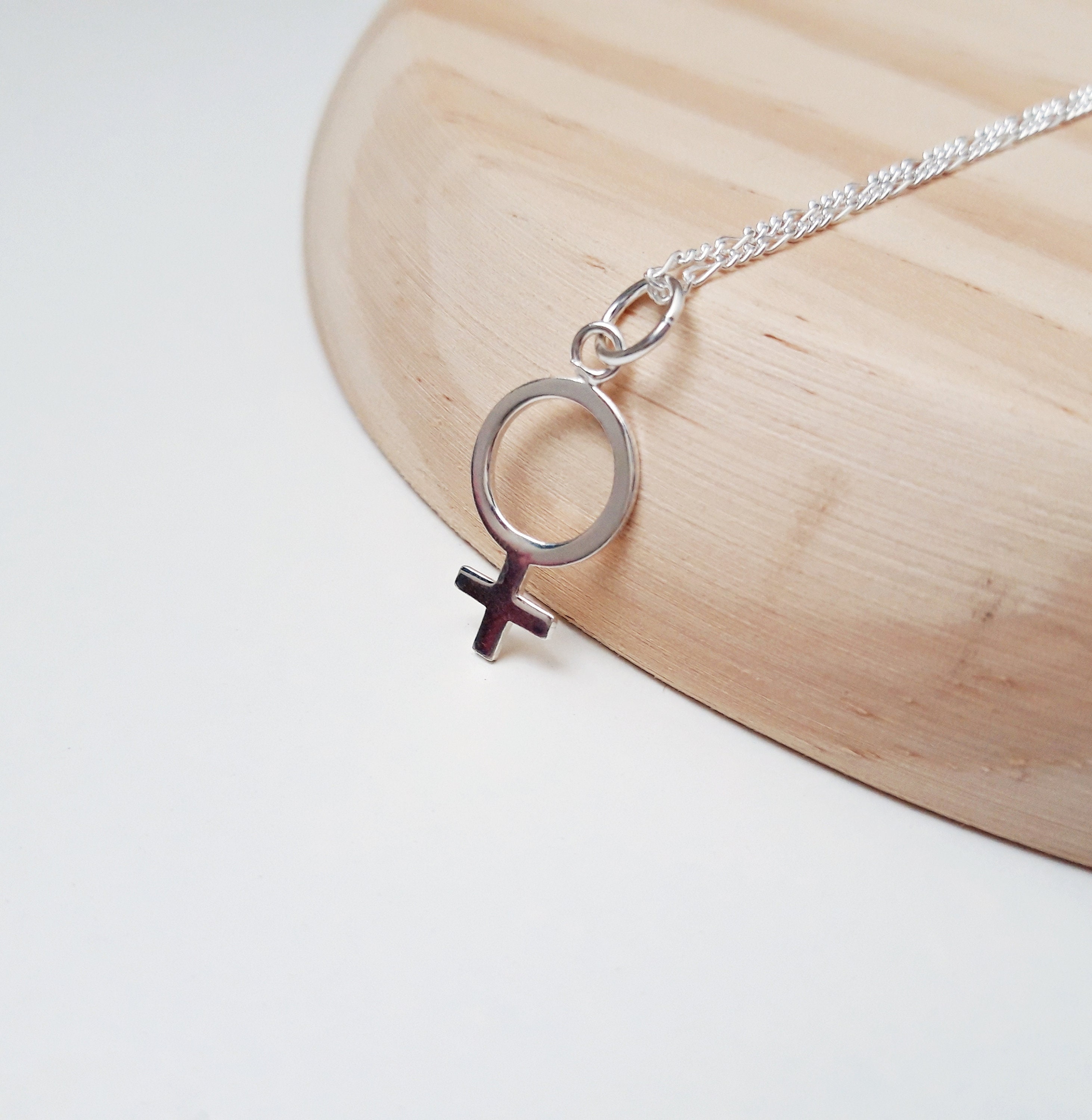 Collar del símbolo de venus joyería feminista colgante - Etsy España