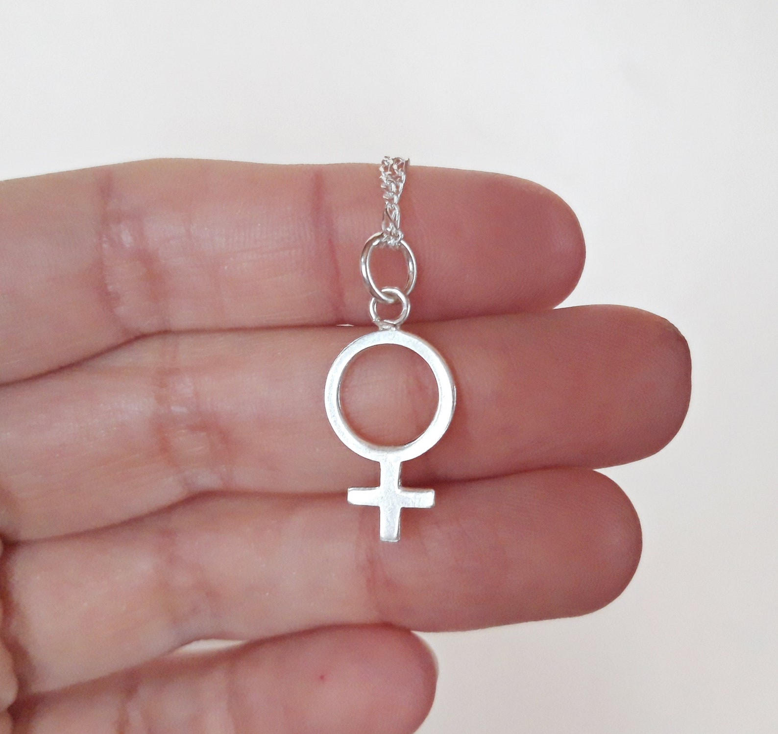 Collar del símbolo de venus joyería feminista colgante - Etsy España