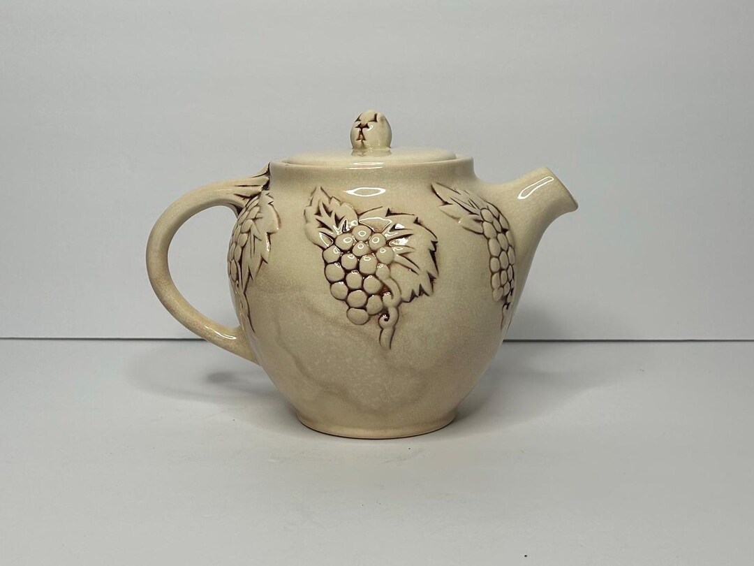 Vtg Red Wing Pottery Teapot / Raised Grapes and Leaves Teapot / Vintage ...