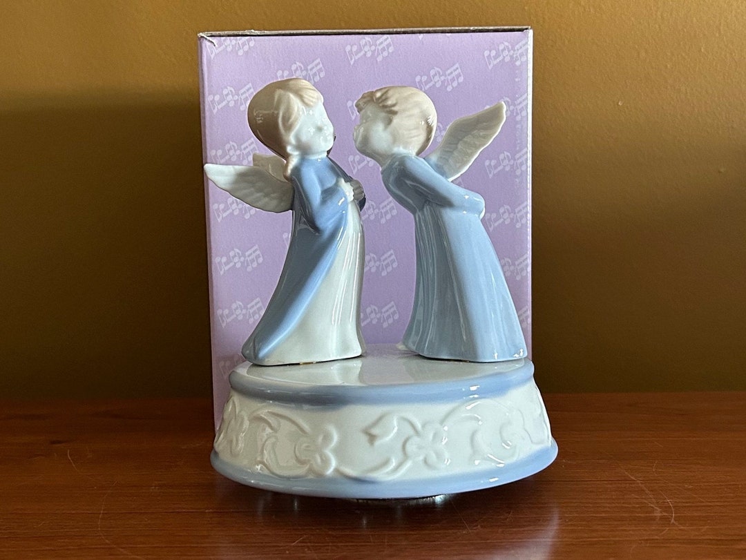 Vtg Porcelain Kissing Angels Music Box Plays Amazing Grace / Vintage ...