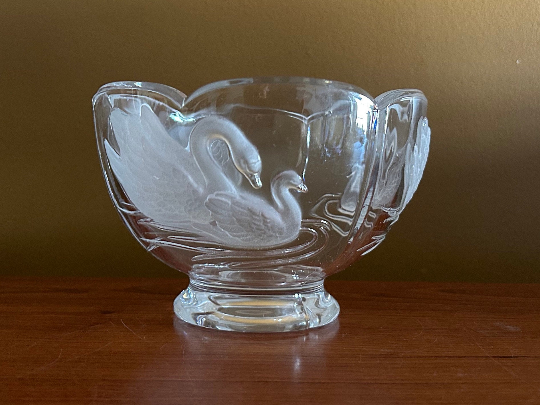 Etched Crystal Glass Swan Bowl Bohemian Crystal Swan Bowl DIa 114 Mm,