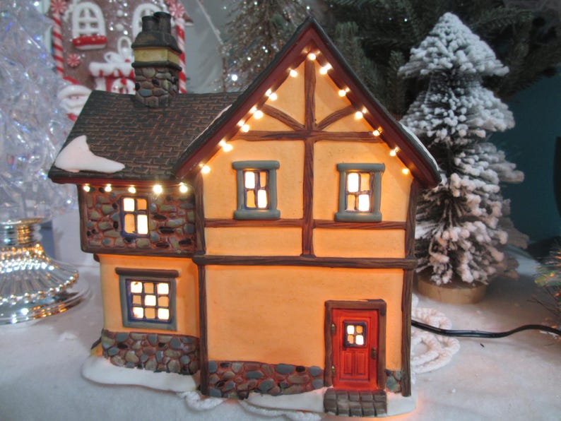 Heartland Valley Village Heelan’s Pub Porcelain Lighted Christmas ...