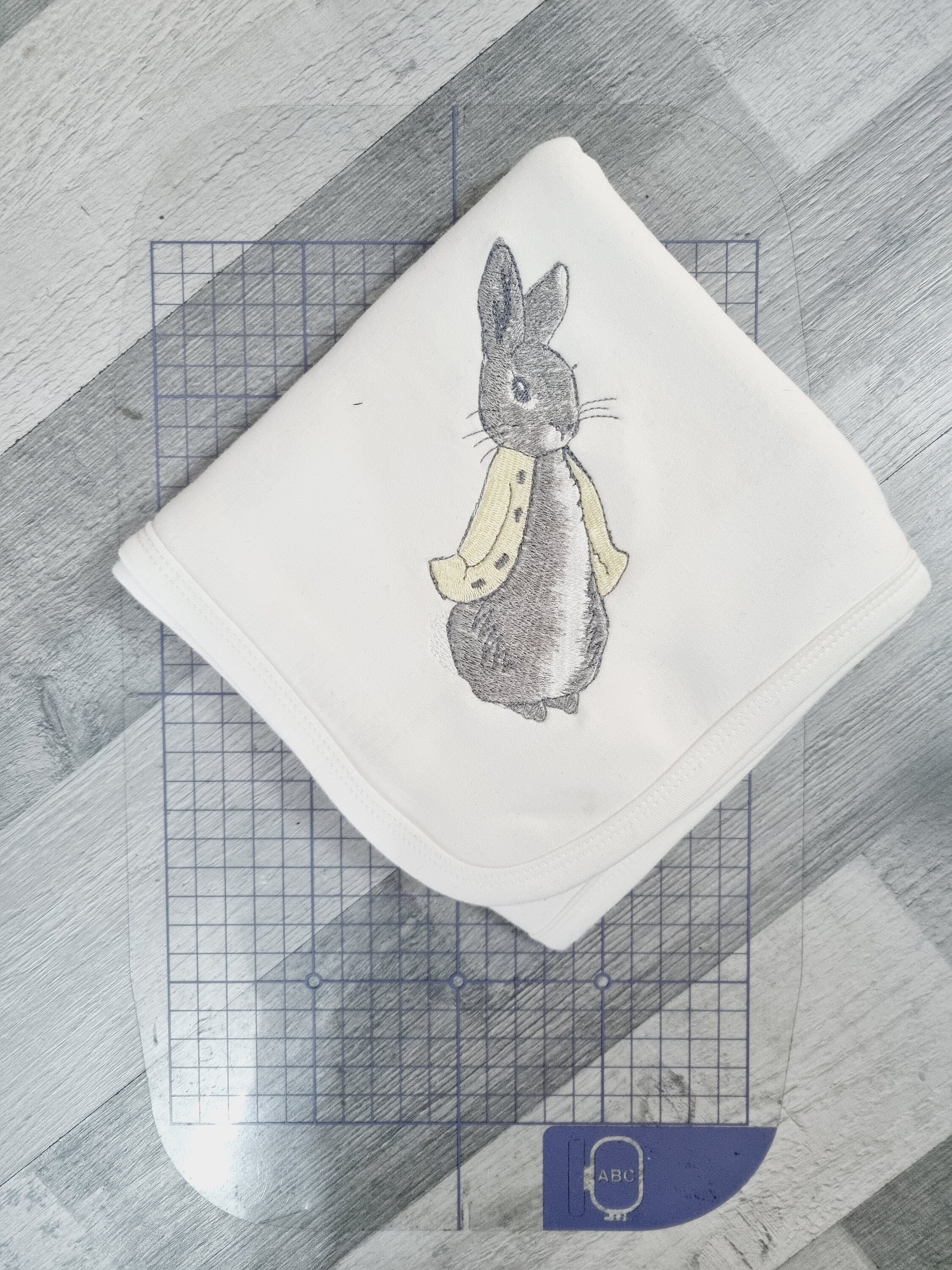 Peter Rabbit , Embroidery File, Instant Download - Etsy