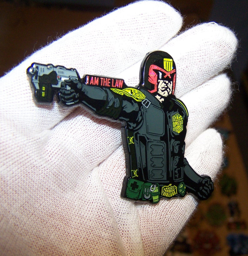 Judge Dredd (3 Variants) Limited Edition Soft Enamel Pin Full Glow - Etsy