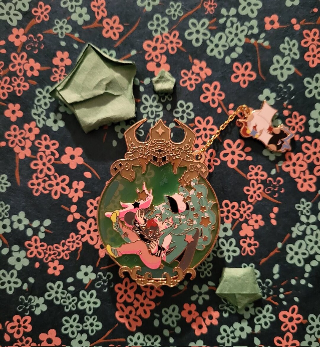 LE55 3" N King of Team Plasma Stained Glass Enamel Pin With Chained Pin ...