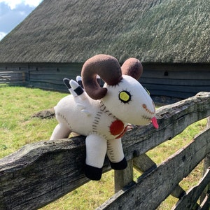 Sheepsquatch Plushie - Cryptid- Games- Cosplay - Etsy