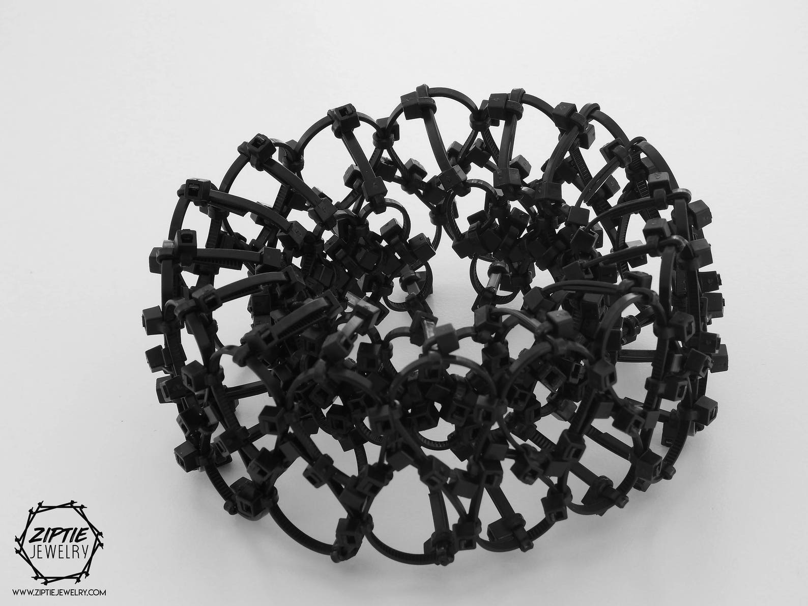 Black Futuristic Bracelet /elizabethan Collar Style Zip Tie - Etsy