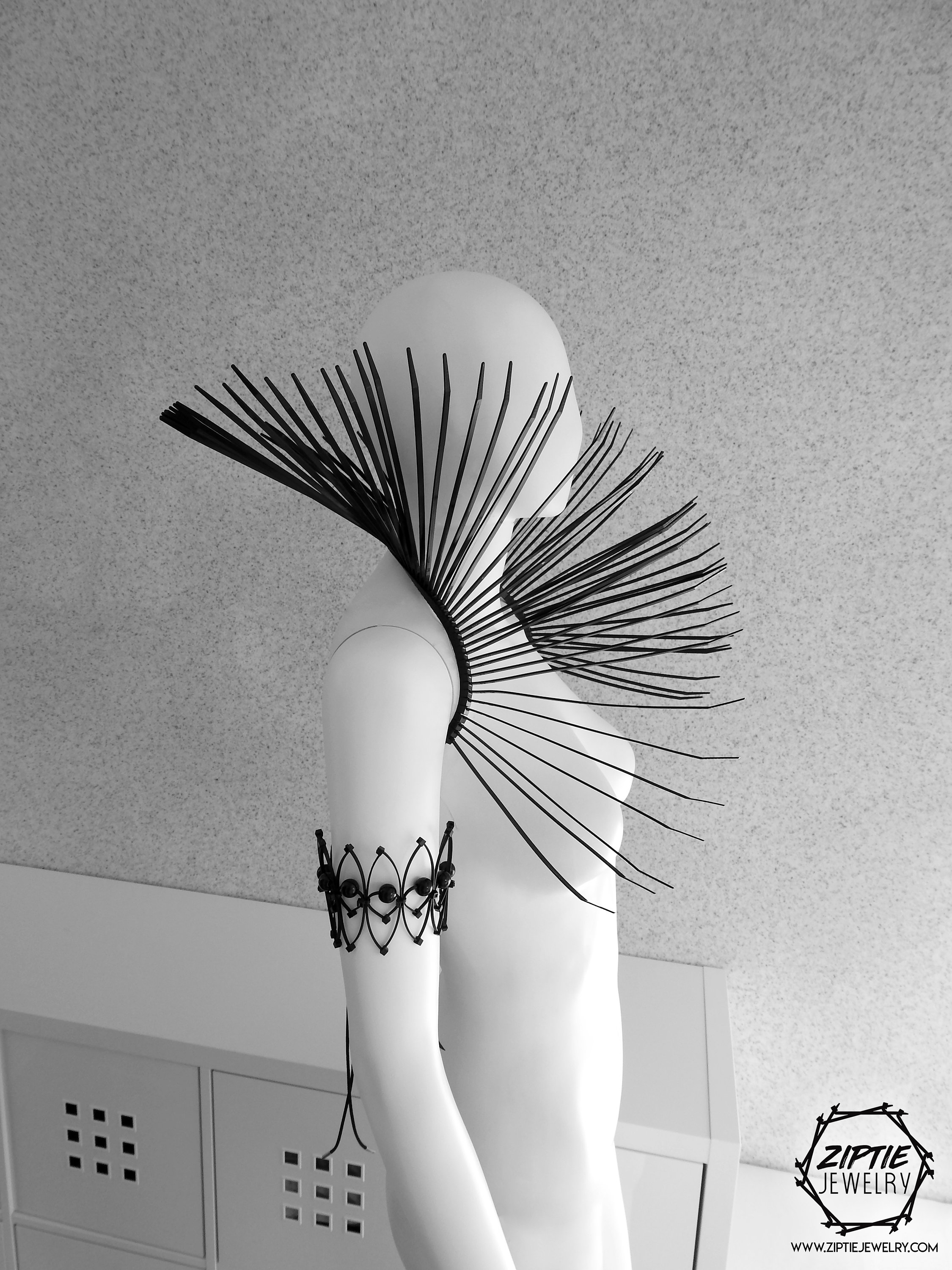 Spike Shoulder Wrap / Black Shoulder Piece / Black Spike | Etsy