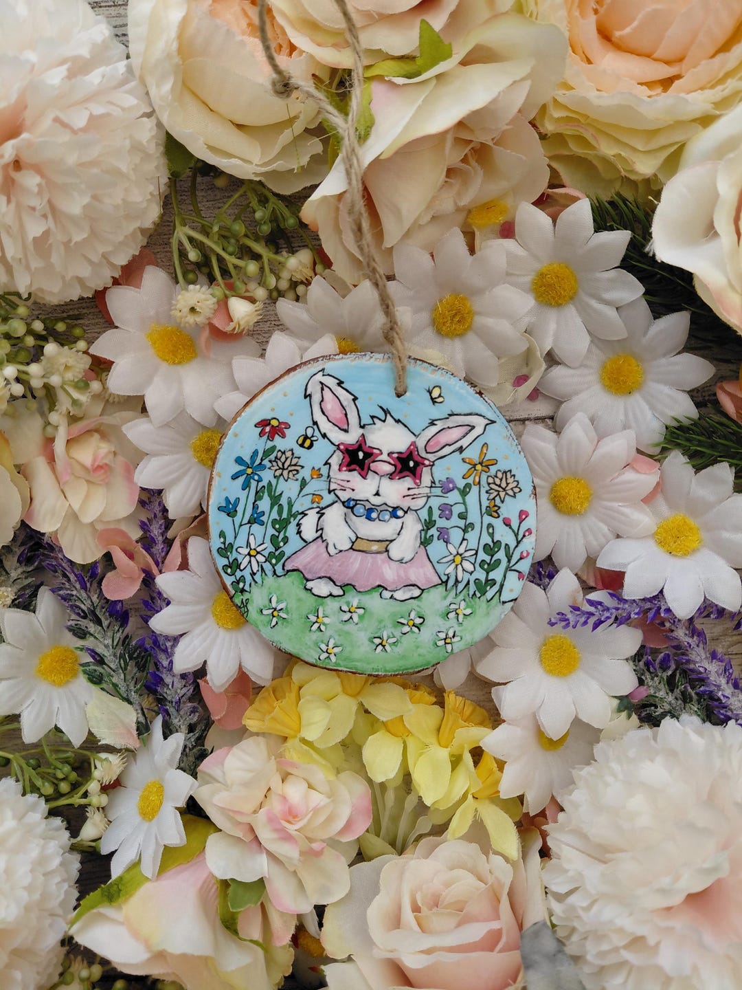 Daisy Bunny Log Slice - Easter Log Slice - Themed Hanging Decoration ...