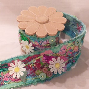 Decorative Daisy/button Bobbin - Etsy