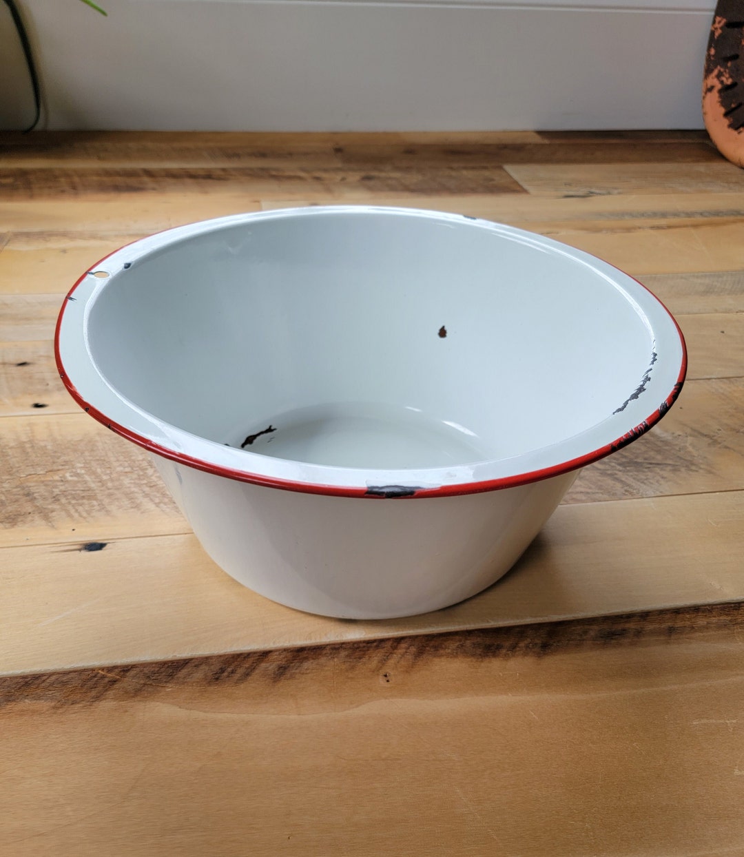 Vintage Large Round White Enamel Wash Basin With Red Trim - Etsy