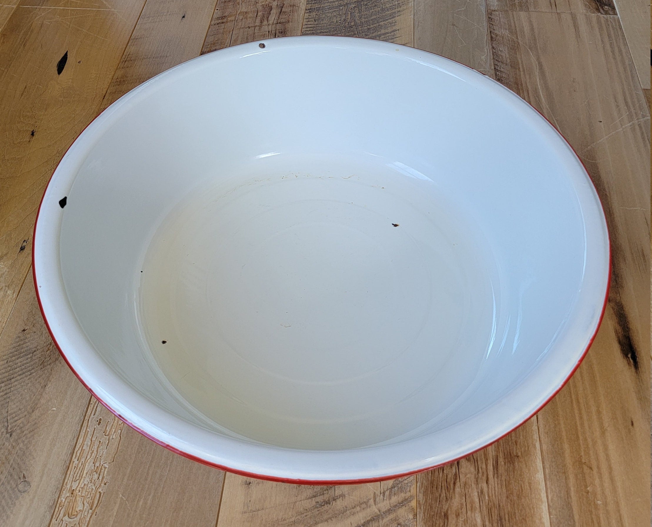 Vintage Extra Large Round White Enamel Wash Basin W/ Red Trim - Etsy