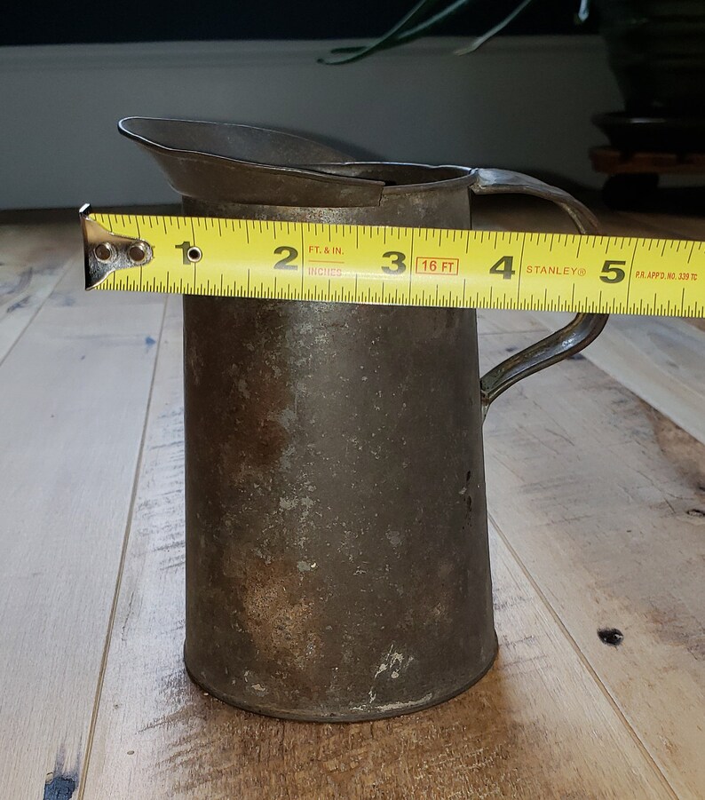Vintage 1/4 Gallon Liquid Metal Measuring Can | Etsy