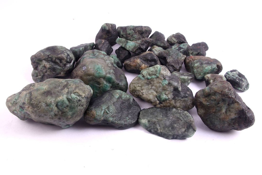 Natural Emerald Untreated/earth Mined Emerald/small Emerald Green Stone ...