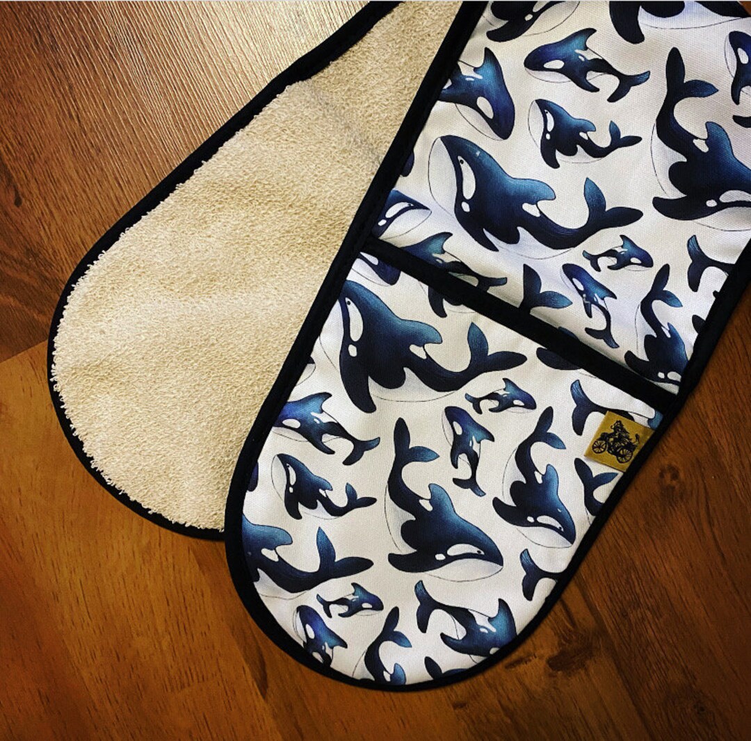 ORCA Killer Whale Double OVEN GLOVES 100% Cotton Hanging Loop Catherine ...