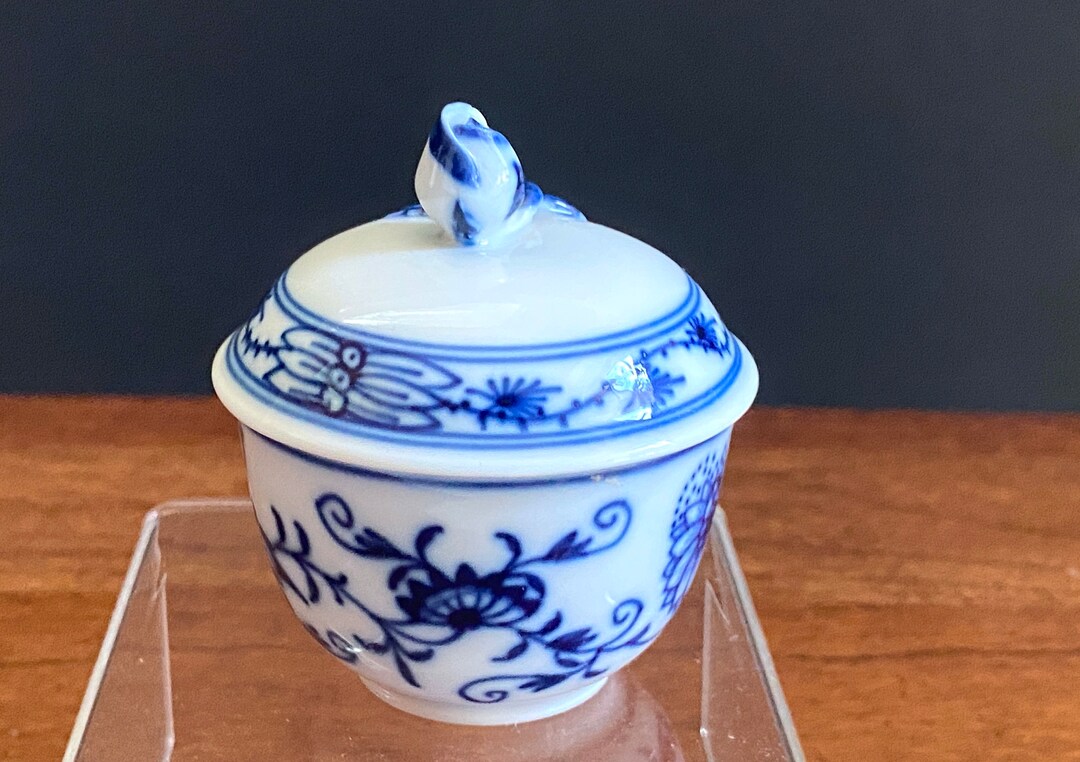 MEISSEN Porcelain blue Onion Covered Jewelry Box /trinket Box, Rose ...