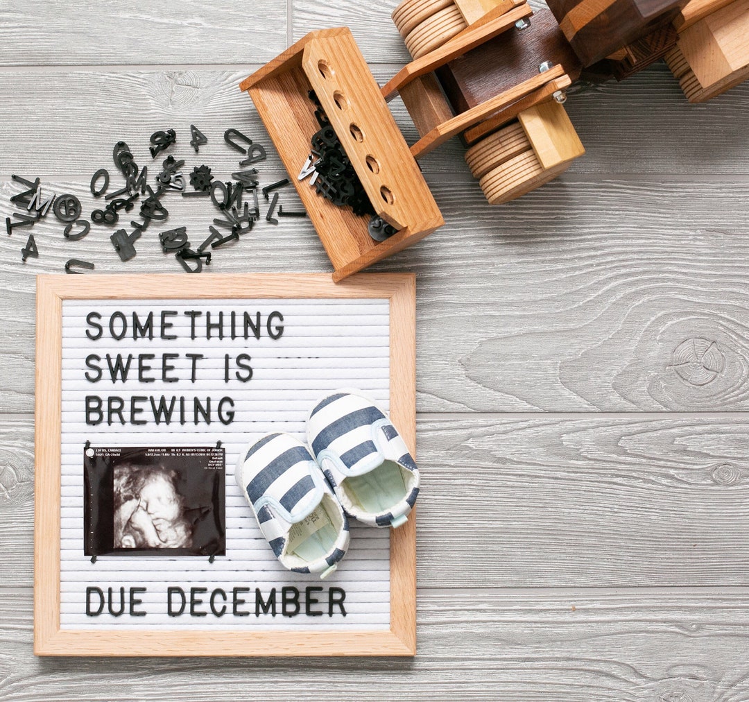 Letter Board | White Felt Oak Frame | 10x10" | Message Board Includes ...