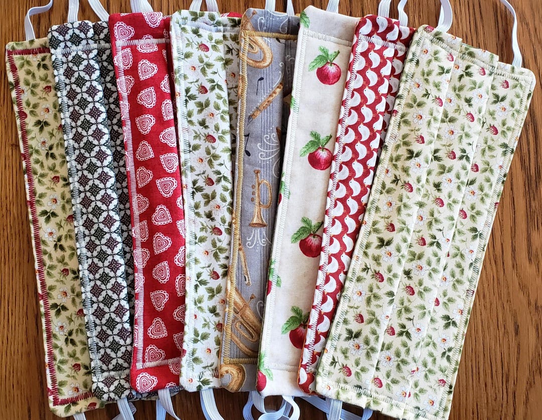 Reversible Quilter's Cotton Face Mask, Strawberry Blossoms, Hearts ...