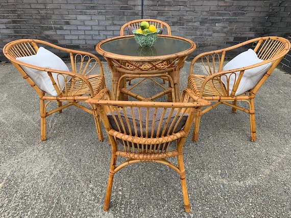 Angraves cane furniture store