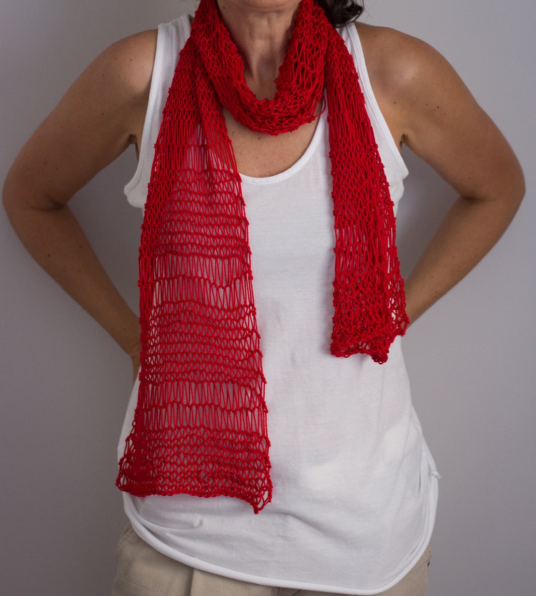 Pañuelo/Fular de hilo rojo de verano tejido a dos agujas - Etsy España