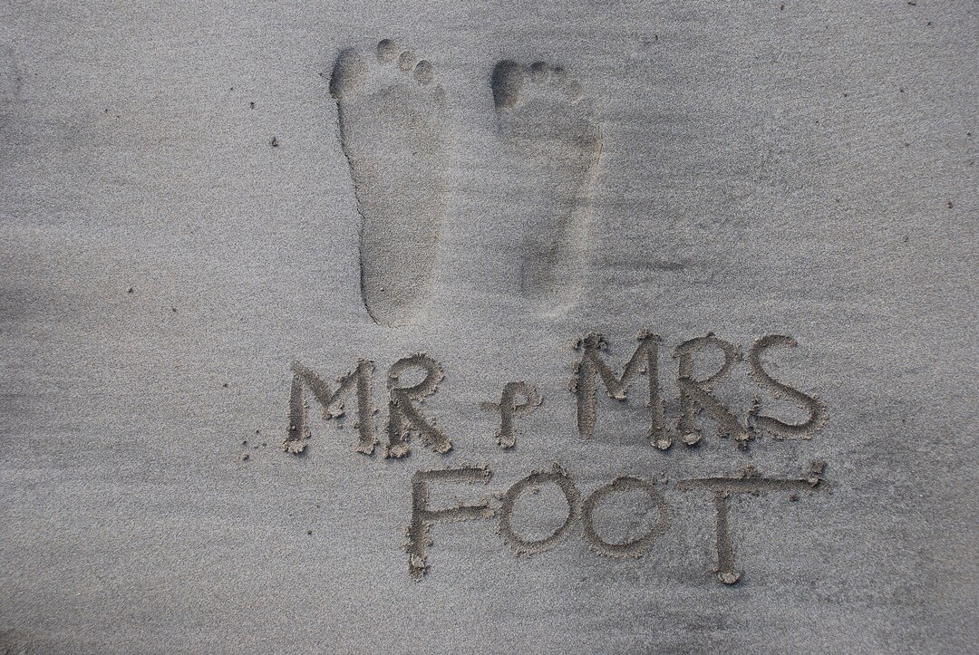 Mr and Mrs Foot With Footprints in the Sand - Etsy