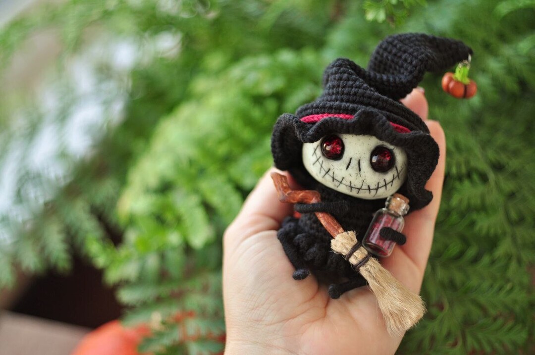 Little Creepy Witch Figurine, Сar Pendant Toy Scary Toy Skeleton, Goth ...