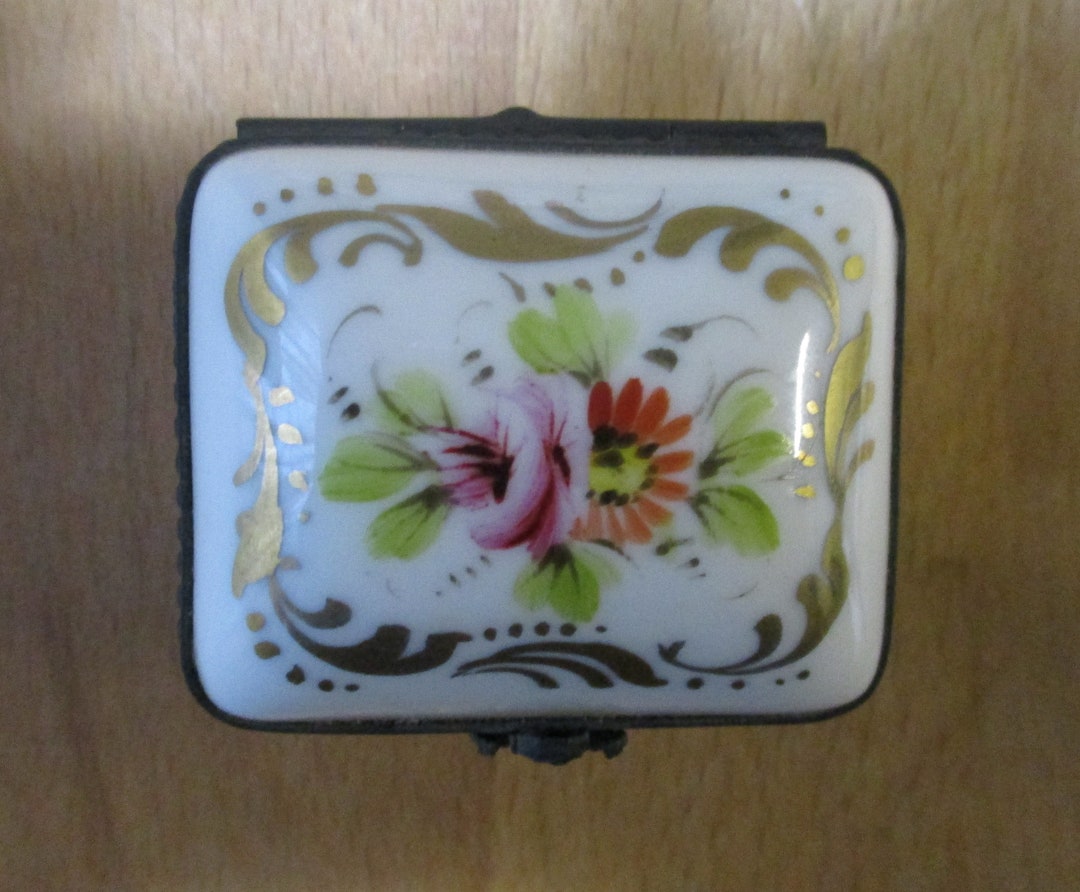 Limoges Pill Box, Peint Main Paris, Limoges, Stash Box, Hand Painted ...