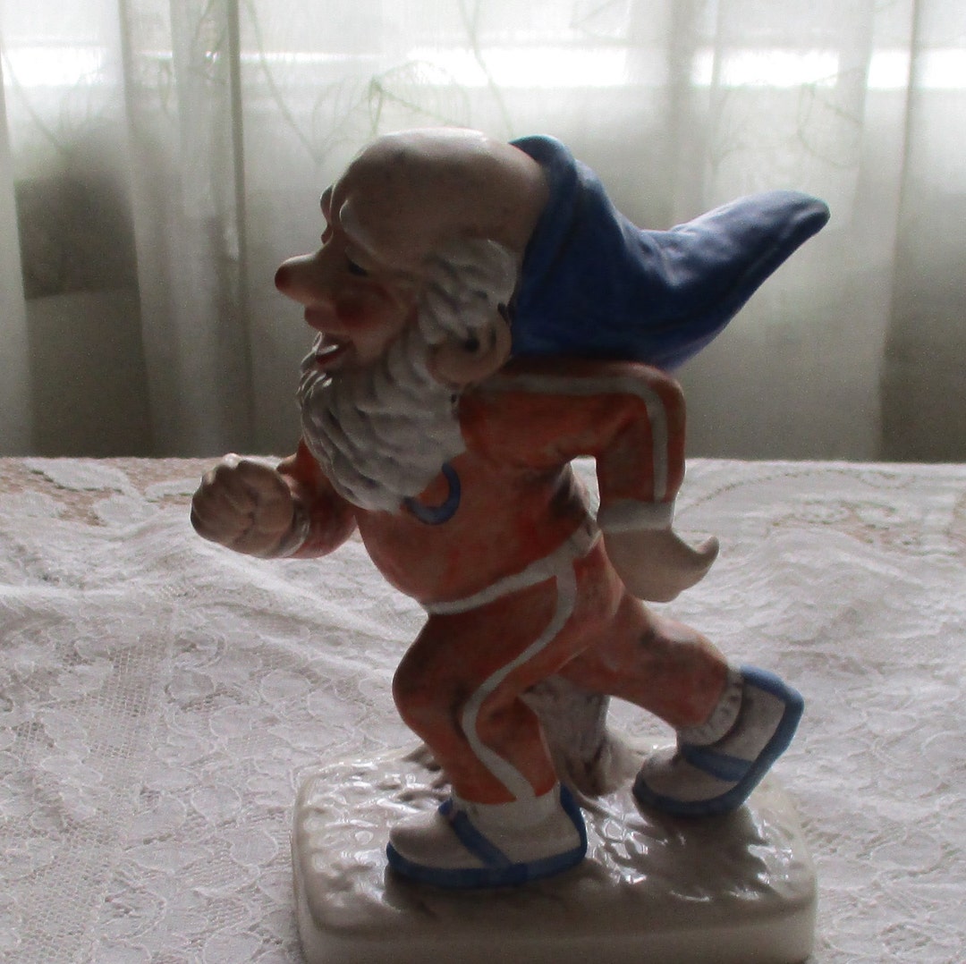 Goebel Figurine, Elf Figurine, Gnome Figurine, Jogger Statue, Jogger ...
