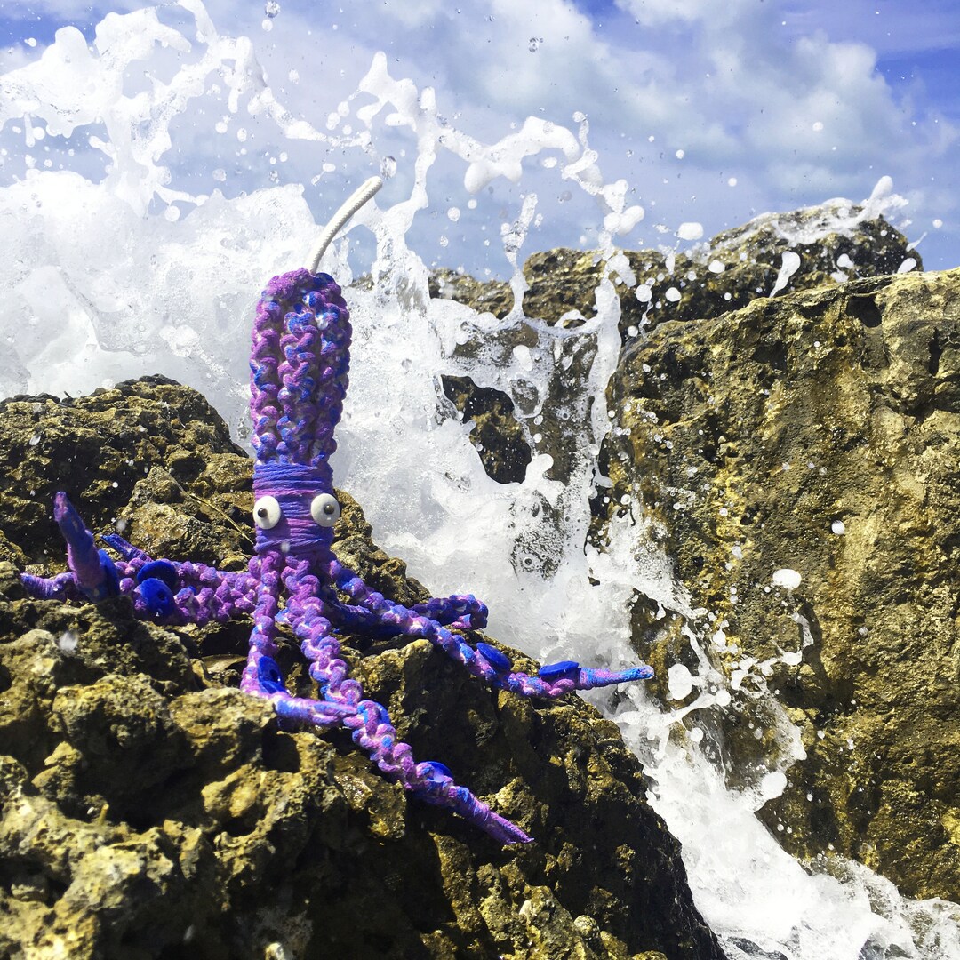 Macrame Octopus With Glass and Obsidian Eyes - Etsy