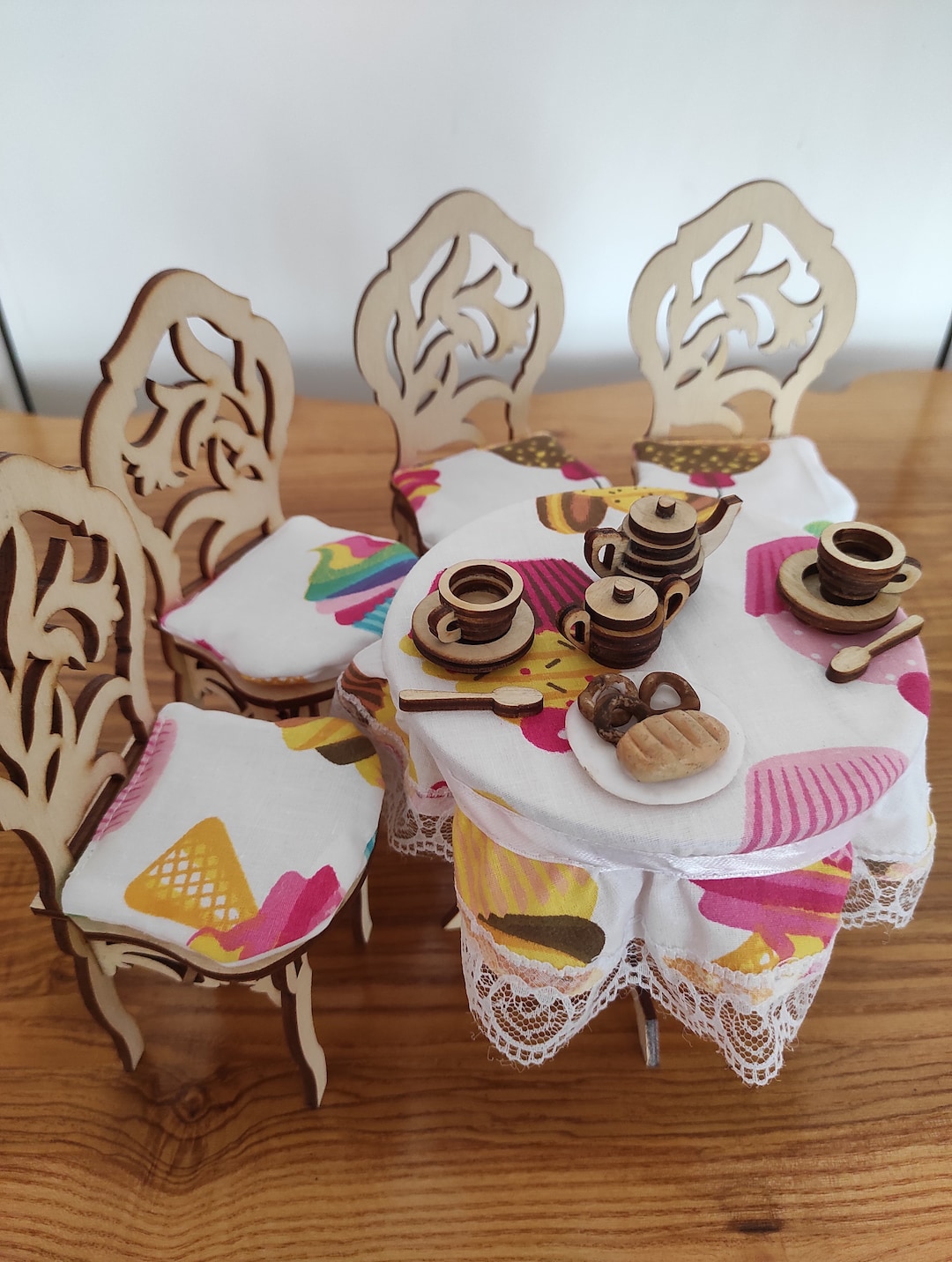 Dollhouse Table and Chairs Set, 1/6. for 12 Dolls. Doll Furniture ...