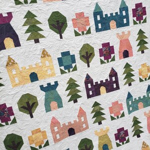 Little Kingdom Quilt - Castle Quilt - Fantasy Quilt - Castle Blanket ...