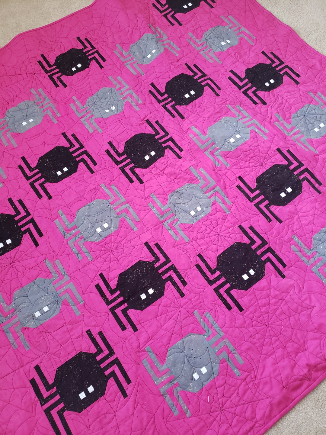 Magenta Spider Quilt Halloween Quilt Couch Quilt - Etsy