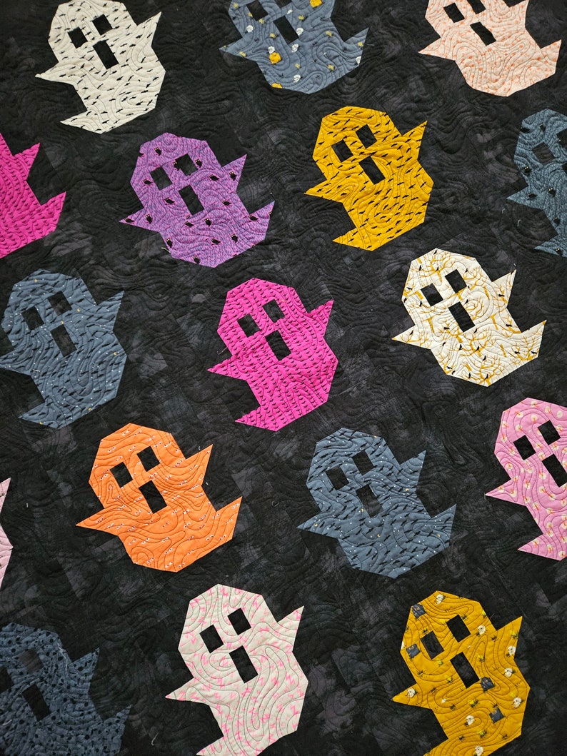 Tiny Frights Ghost Quilt Classic Halloween Prints Ghost Quilt Halloween ...
