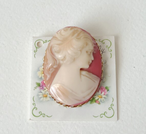 Mid century large oval set female cameo cabachon broo… - Gem