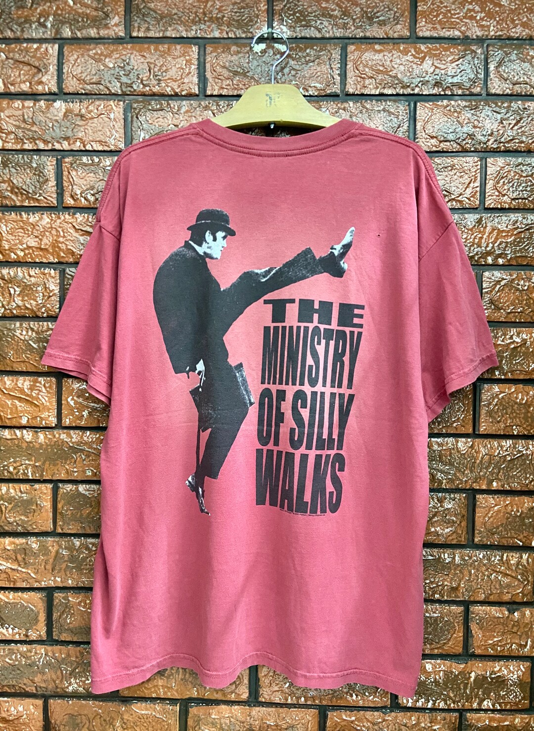 Vintage Ministry of Silly Walks monty Python Comedy Tv Show T Shirt ...