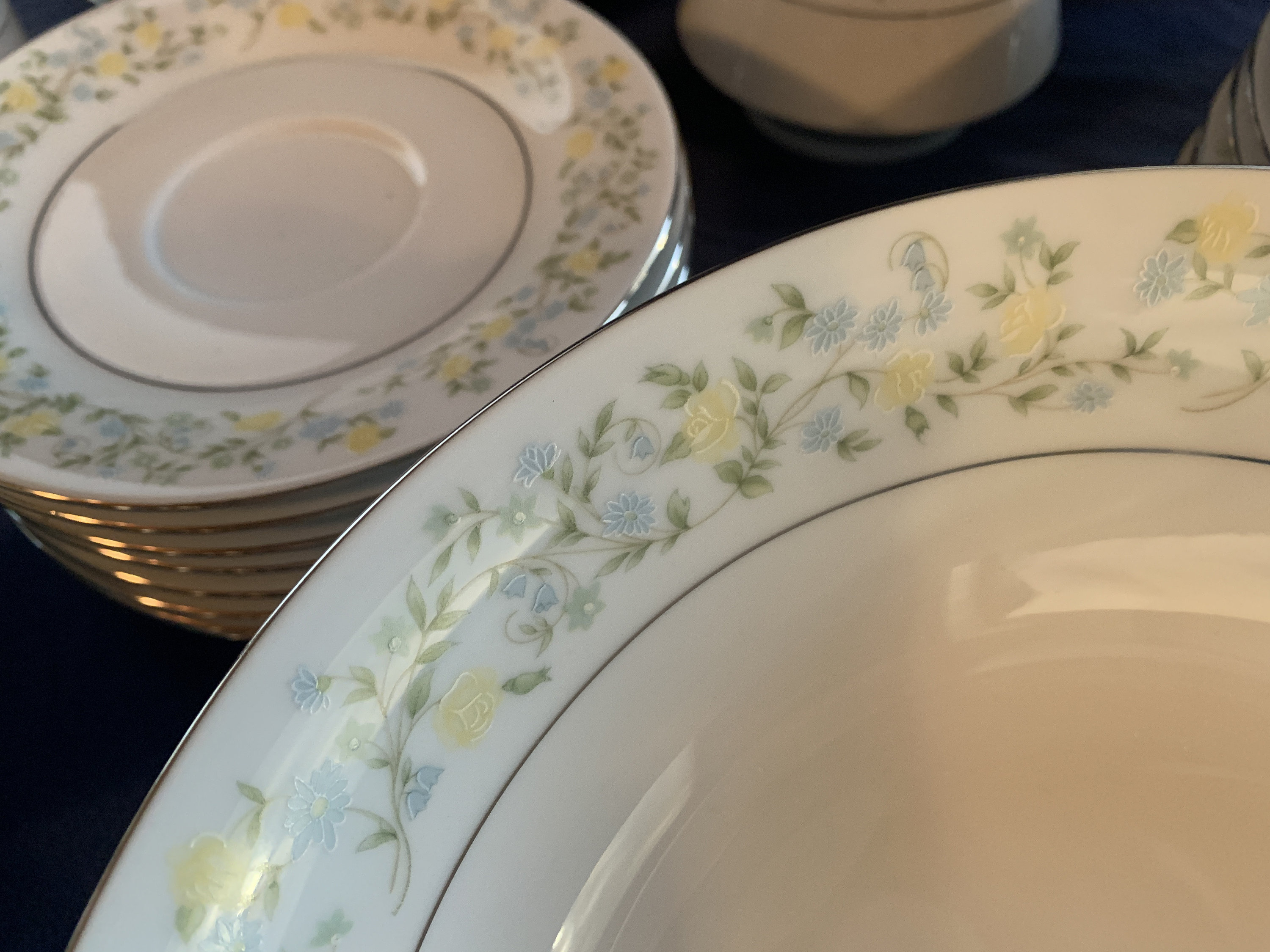 Crown Ming Fine China Jian Shiang, Spring Garden, 43-piece Set (service ...