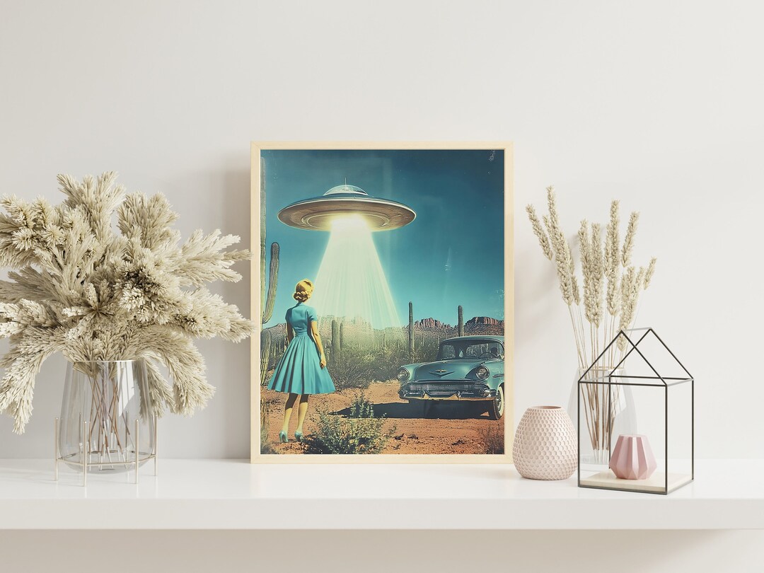 UFO Desert Scifi Wall Art, Girly Retro Alien Poster for Aesthetic Room ...