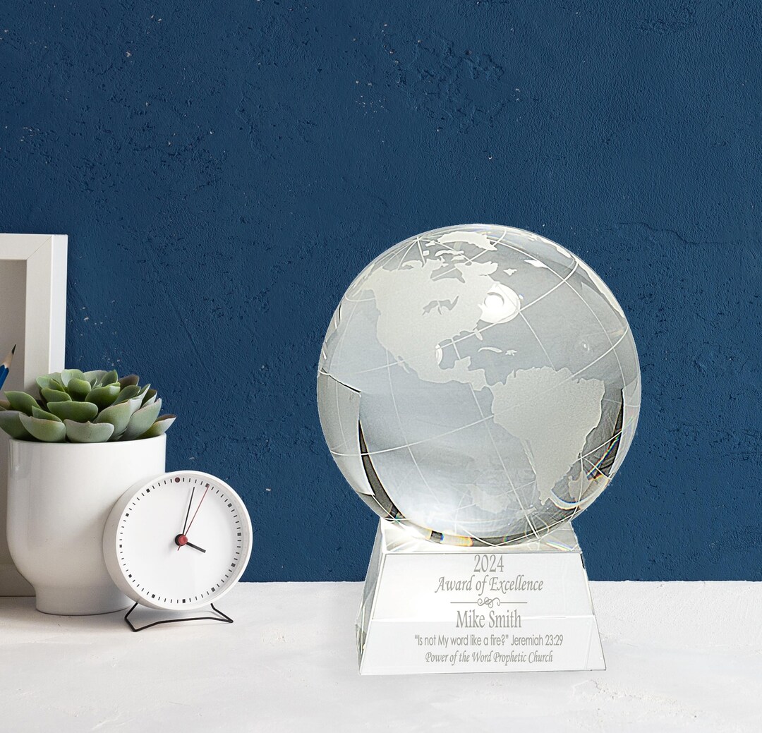 Ravanox Personalized 5 1/2" Crystal Globe Award, Custom Engraved Glass ...