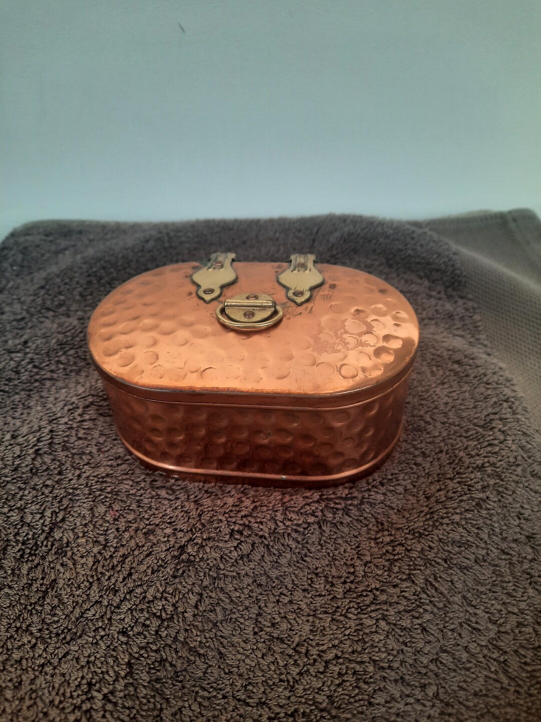 ONE! Vintage Hammered Copper Jewelry Box With Hinged Lid / Brass Copper ...