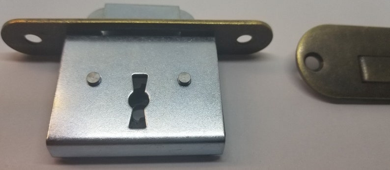 ANTIQUE BRASS Roll Top Desk Lock Set Rounded Oval Catch 2 Keys - Etsy