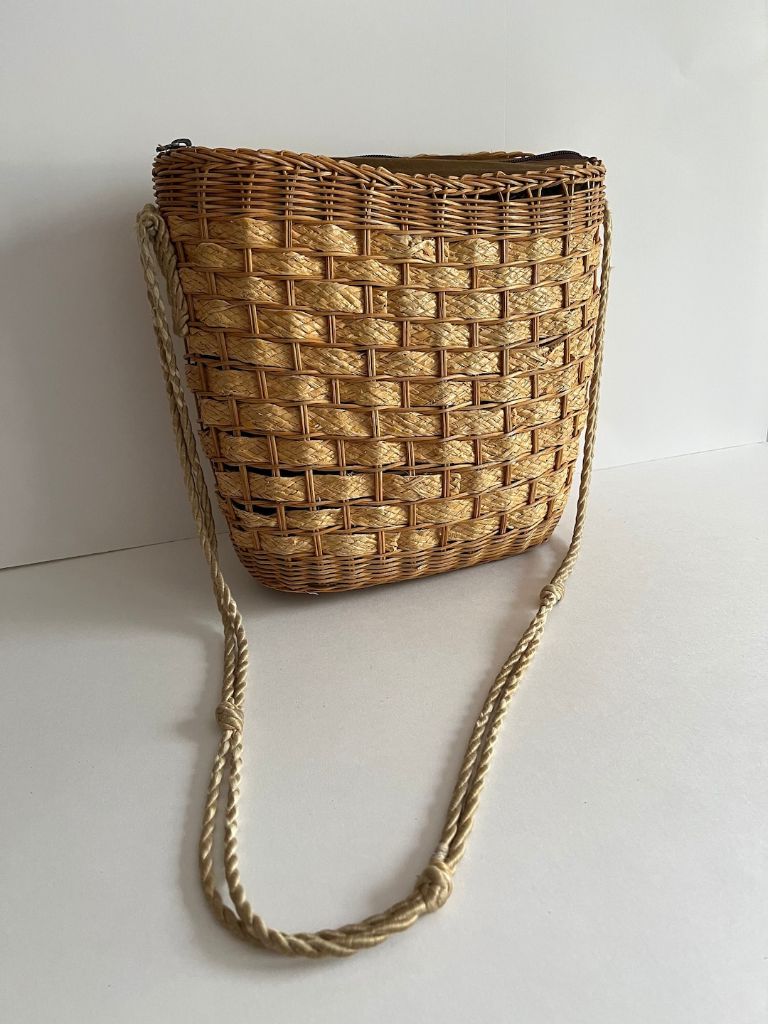 Vintage 1960s Straw Woven Basket Purse by MANILA CREATIONS - Etsy