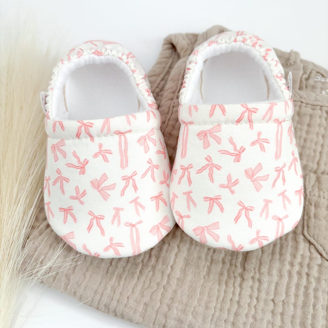 Coquette Pink Bow Baby Booties: Handmade Soft Sole Crib Shoes - Etsy