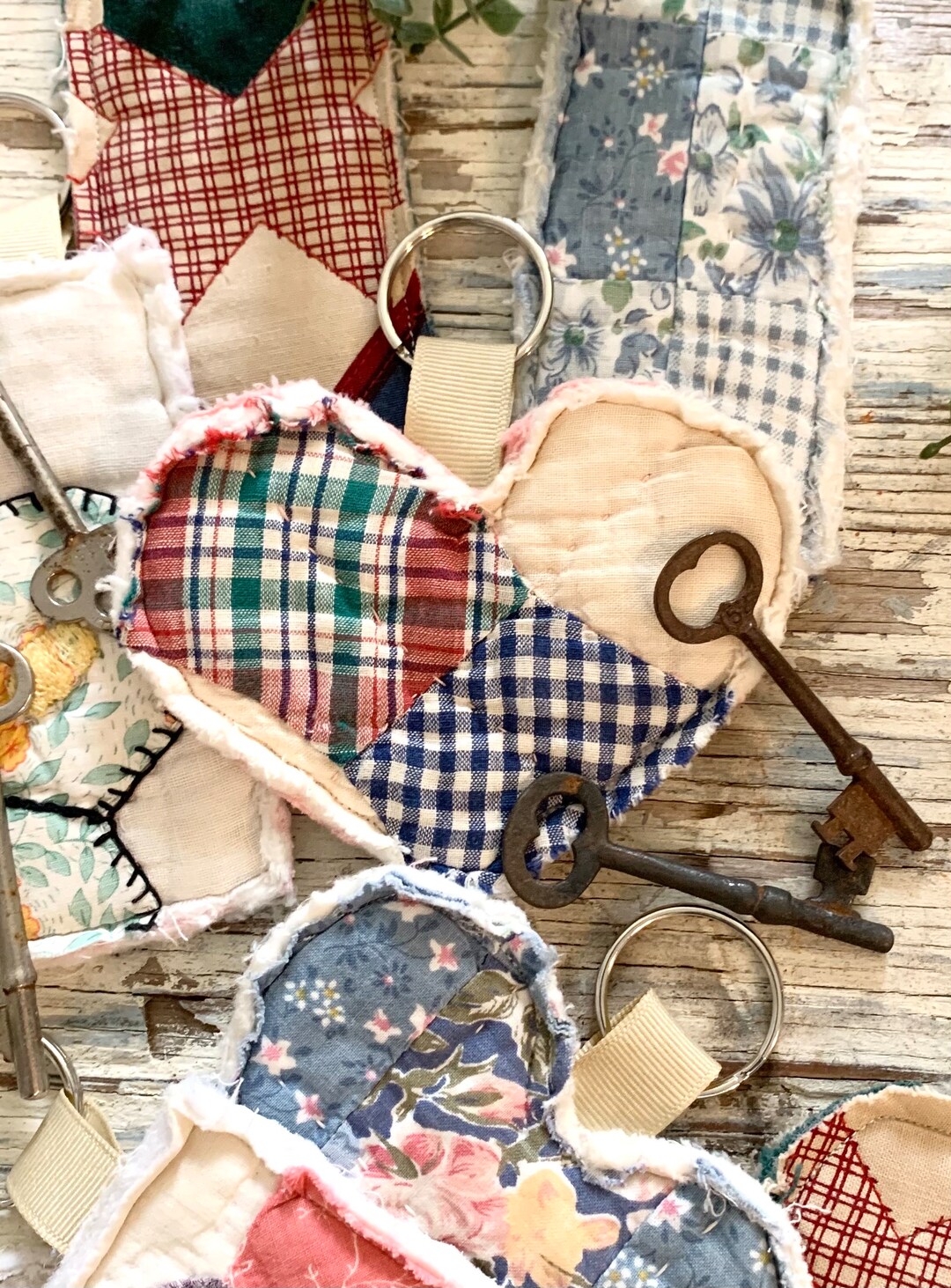 Vintage Quilt Keychain Heart Shaped Key Fob Dresden Plate/patchwork ...