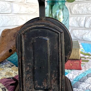 Vintage/antique Rusty Black Metal Scale 24 Pound Kitchen Household ...